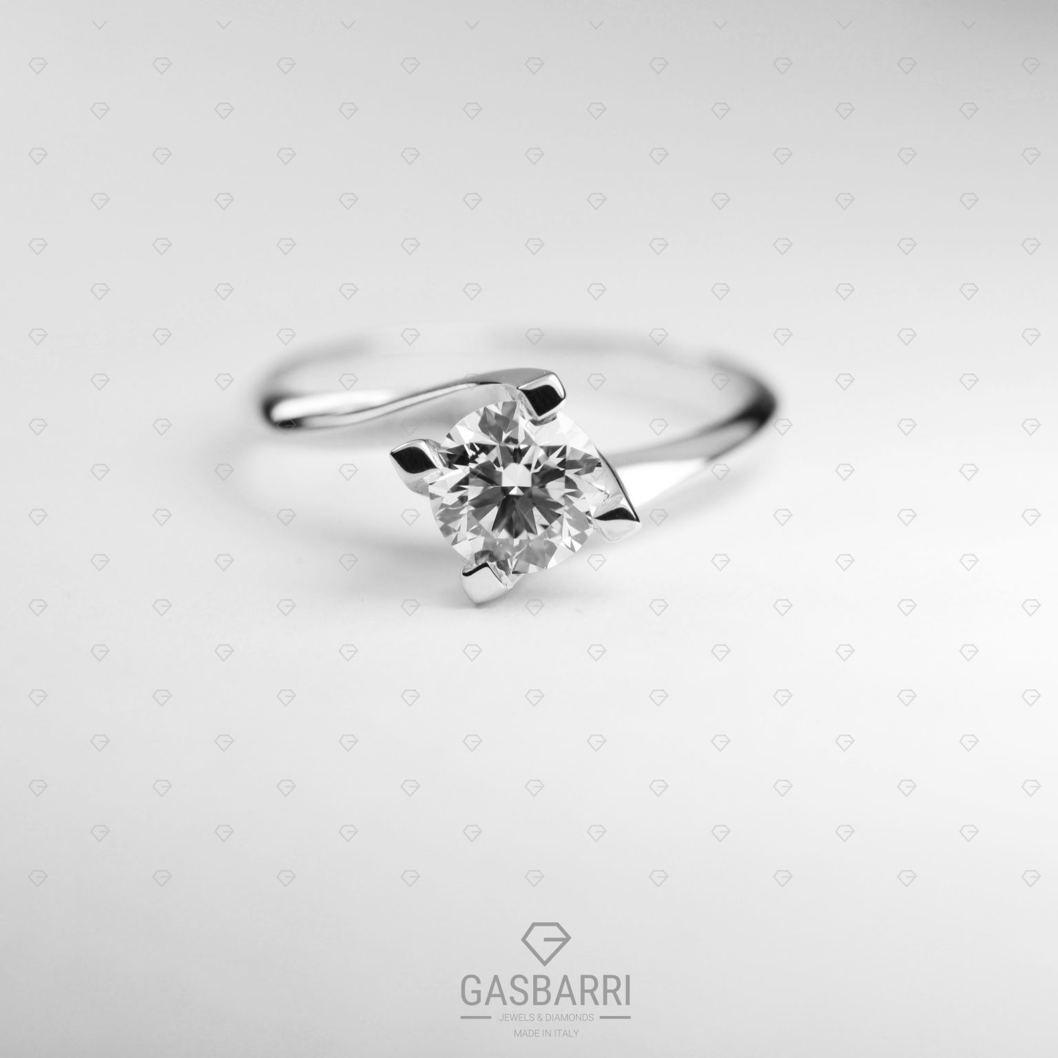 Anelli.it | Solitari e trilogy con diamanti certificati