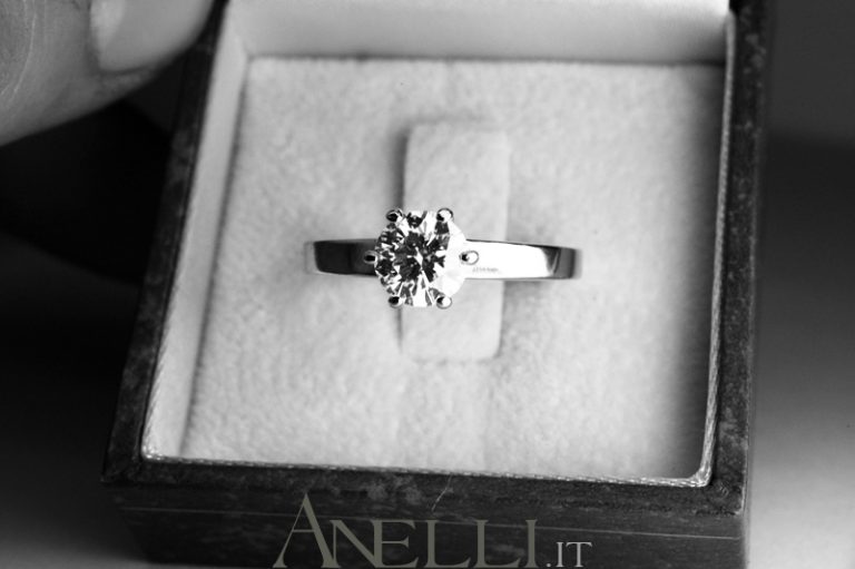 Solitario Diamante 1 Carato D-IF certificato GIA | Anelli.it