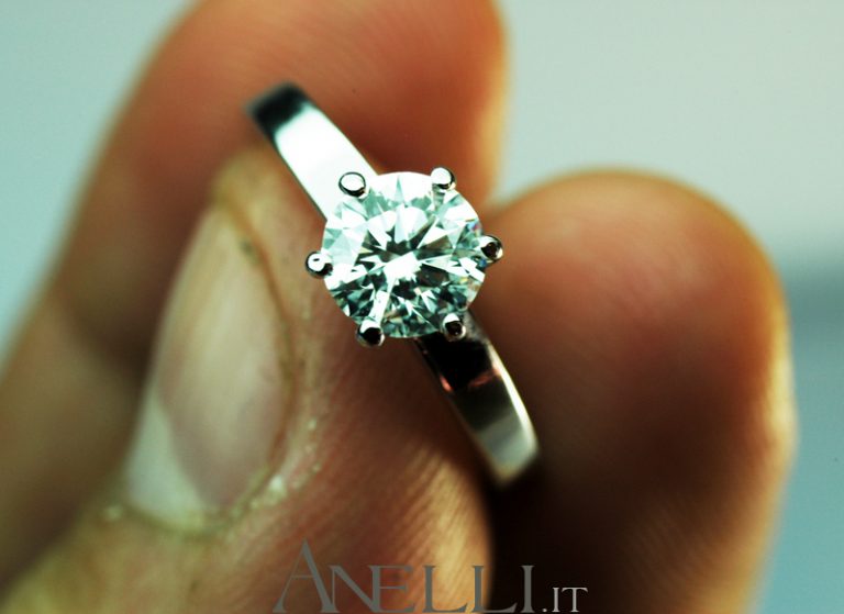 Solitario Diamante 1 Carato D-IF certificato GIA | Anelli.it